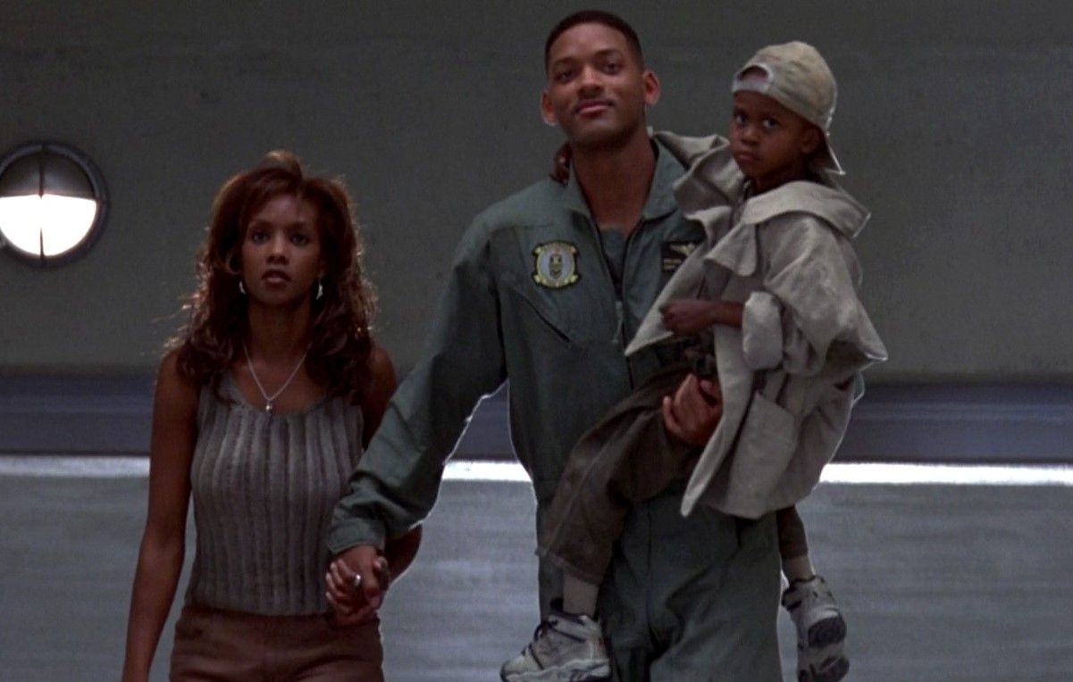 Here's the One Theme of Roland Emmerich Movies: Father Issues Vs ...