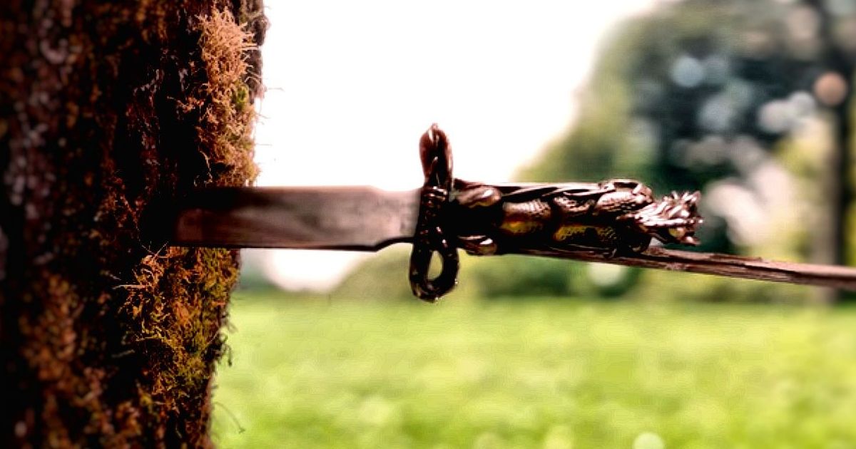 The School for Good and Evil Ending: Whose Dagger Was That?