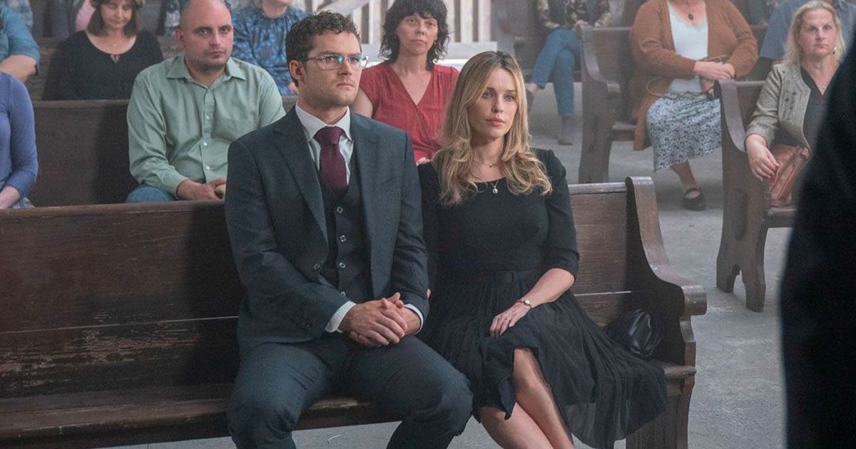 Exclusive: Finn Jones and Jessica McNamee on Reinvigorating Horror in ...