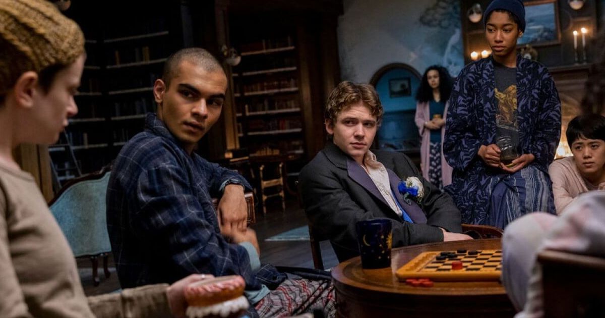 Why Mike Flanagan's The Midnight Club Deserves a Season 2