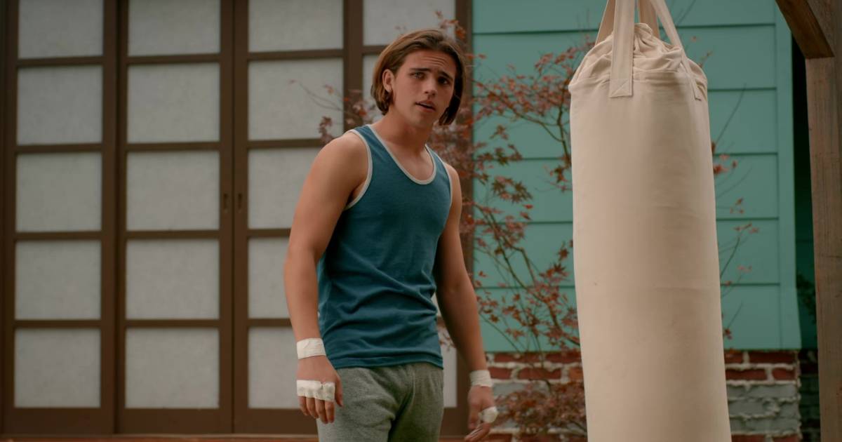 DCU Rumor Round-Up: SUPERGIRL Casting; BOOSTER GOLD Creative Team; TEEN ...