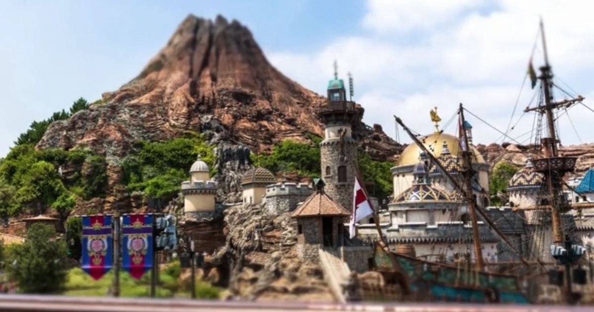 Haunted Mansion: 10 Other Disney Rides That Should Get Their Own Movie