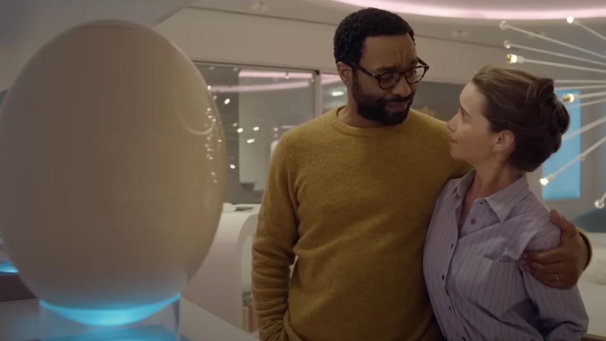 Emilia Clarke & Chiwetel Ejiofor Embrace a Unique Parenthood in The Pod ...