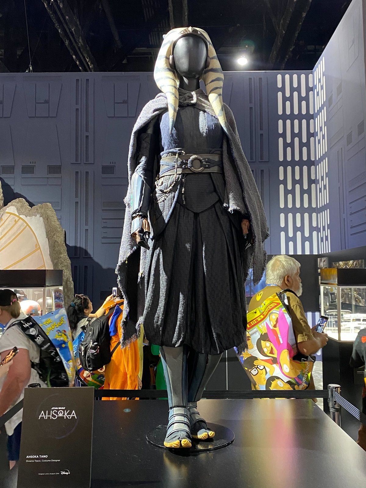 Comic-Con Images Reveal Star Wars, Marvel and DC Costumes, Props & More