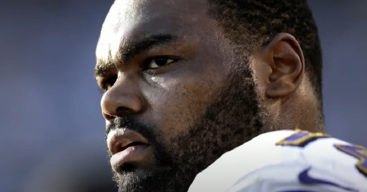 Sandra Bullock Attacked & Defended Online After The Blind Side Controversy