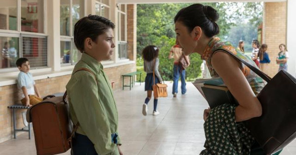 A Million Miles Away Cast and Character Guide