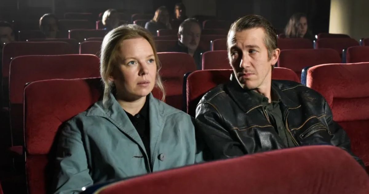 Fallen Leaves Review | A Mild and Fleeting Romantic Comedy That Leaves ... Fallen Leaves Review | A Mild and Fleeting Romantic Comedy That Leaves ...