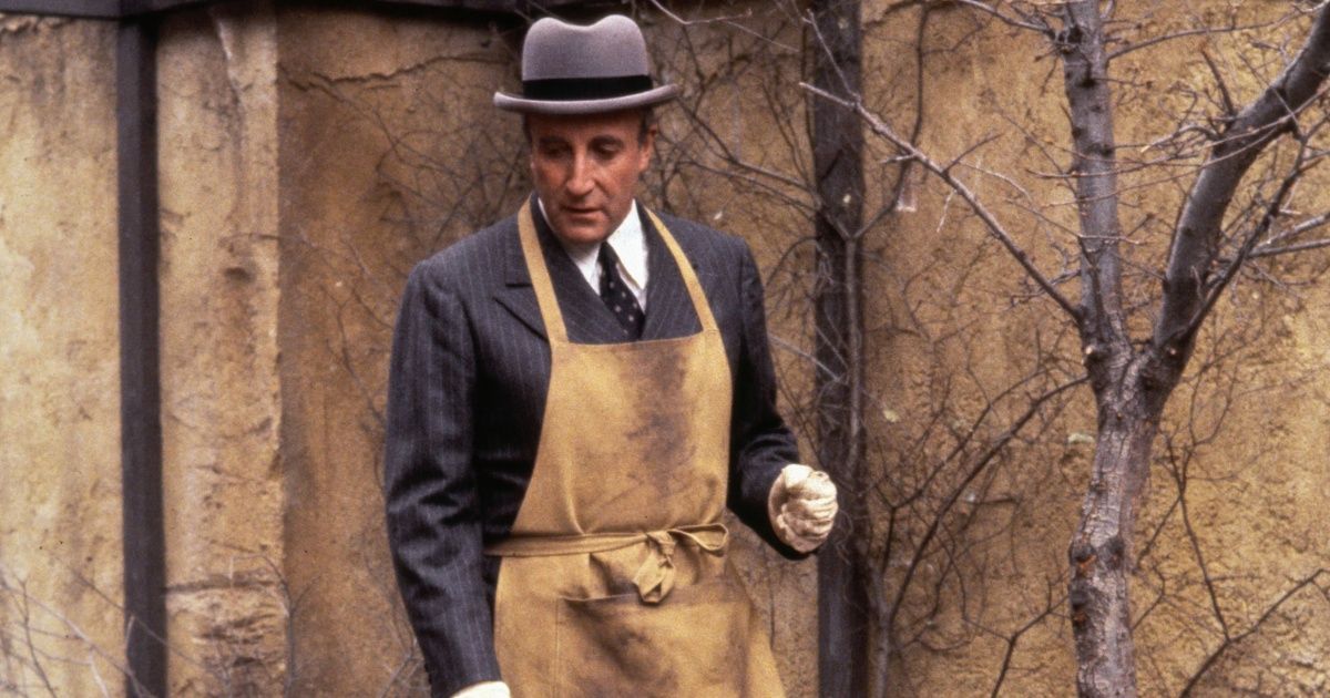 20 Innocent and Naive Movie Characters