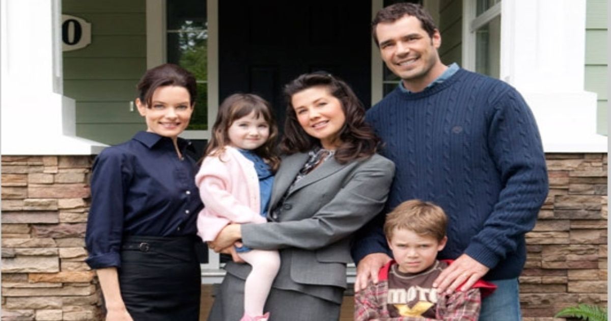The 10 Best Hallmark Movies and TV Shows About Family