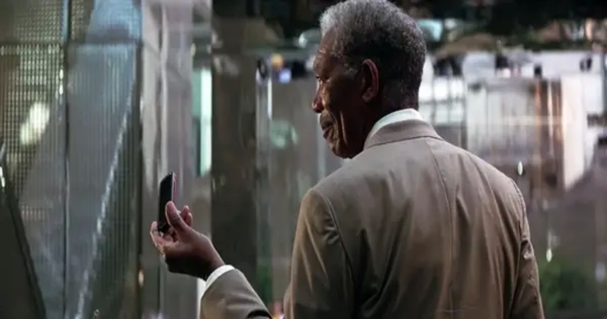 10 Plot Holes in Christopher Nolan's Dark Knight Trilogy