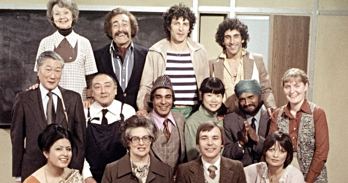 20 Classic Sitcoms Worth Rewatching