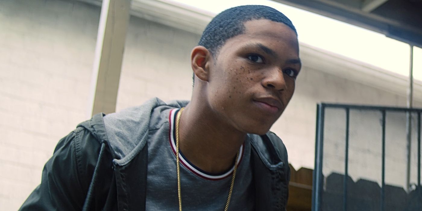 IT Actor Shows How He Perfected His Creepy Pennywise Smile