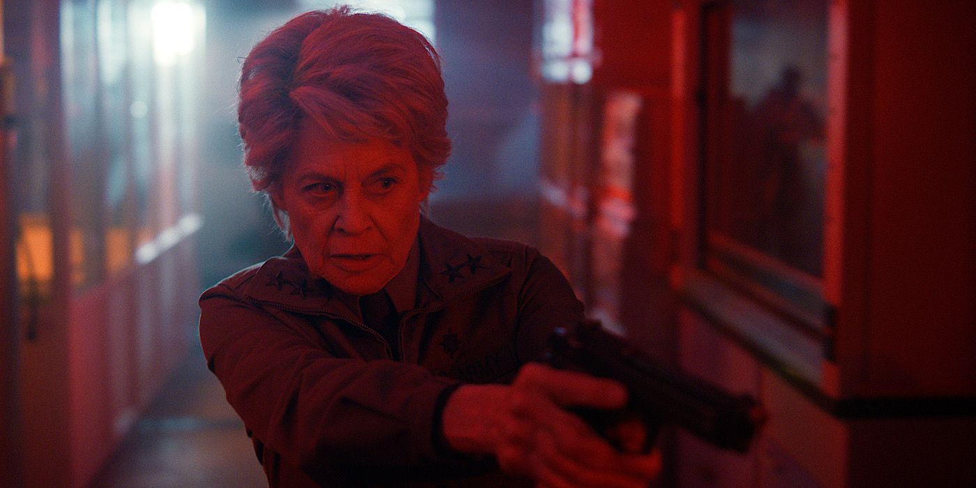 Linda Hamilton's Dr. Kay Gets First Look in Netflix's 'Stranger Things ...