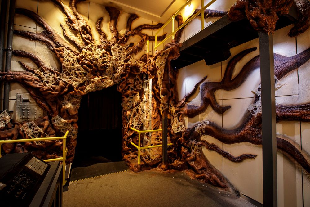 Halloween Horror Nights Stranger Things Maze Is a Nightmare Come True ...