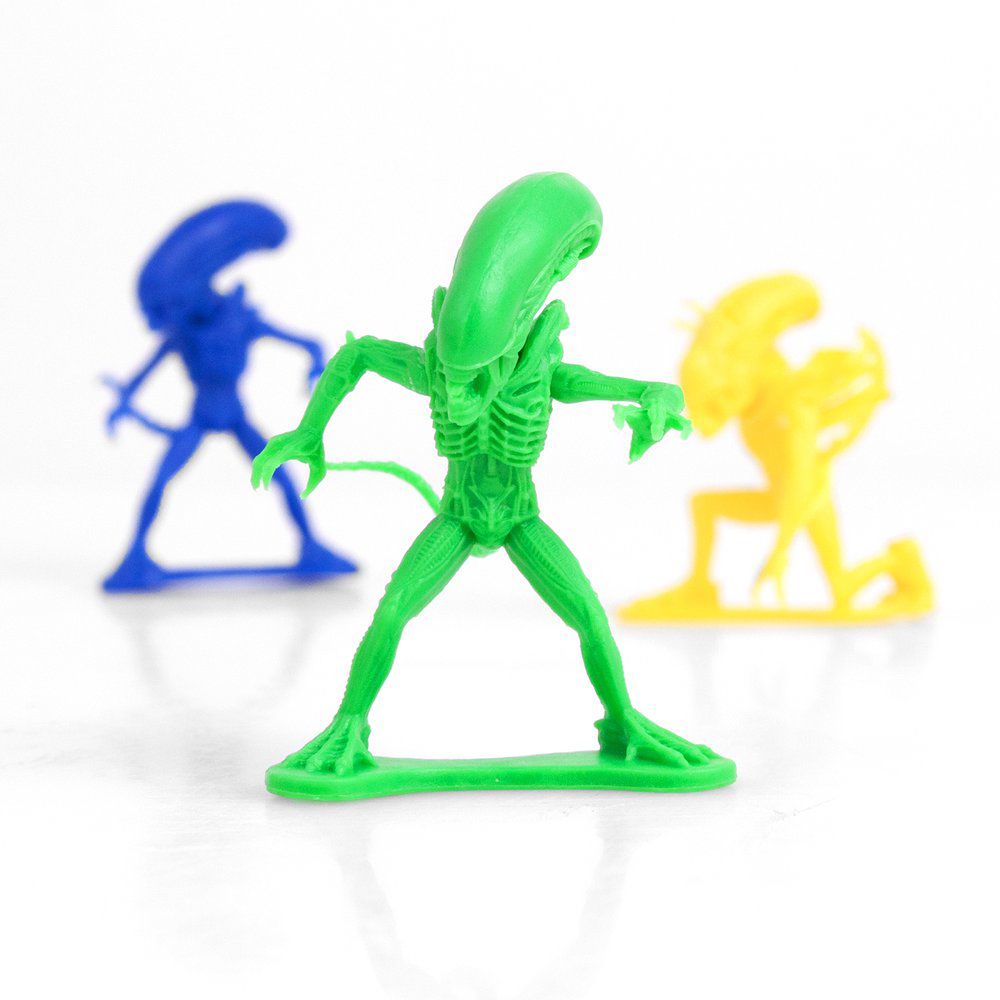 Aliens Easter Eggs with Surprise Xenomorph Toys Inside Are Hatching at ...