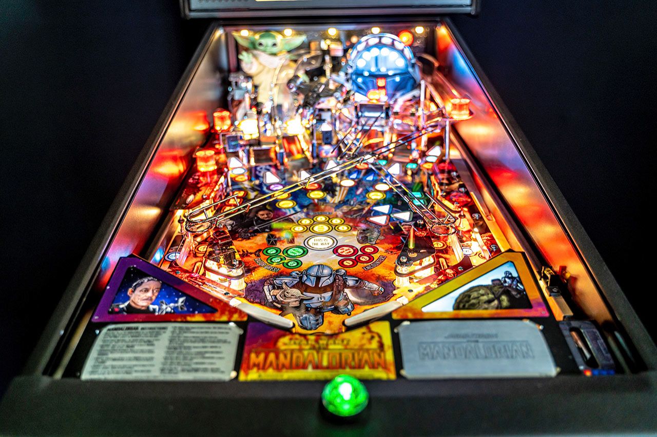 The Mandalorian Pinball Machine with Force-Wielding Baby Yoda Unveiled ...