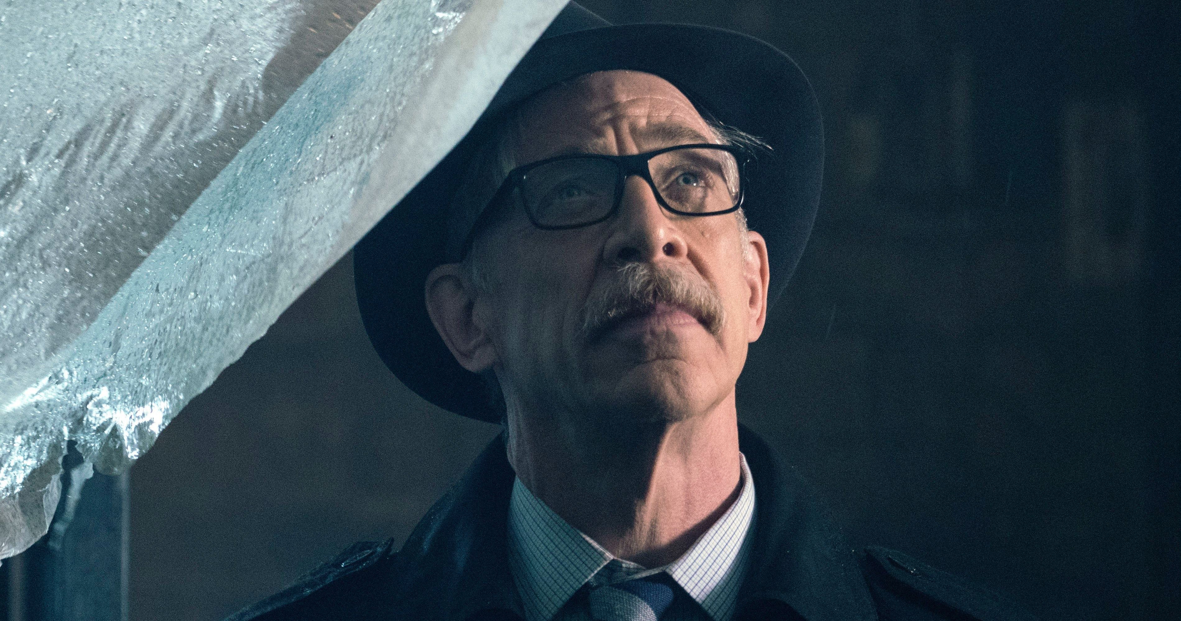 J.K. Simmons Teases a Little More Commissioner Gordon in Zack Snyder's ...