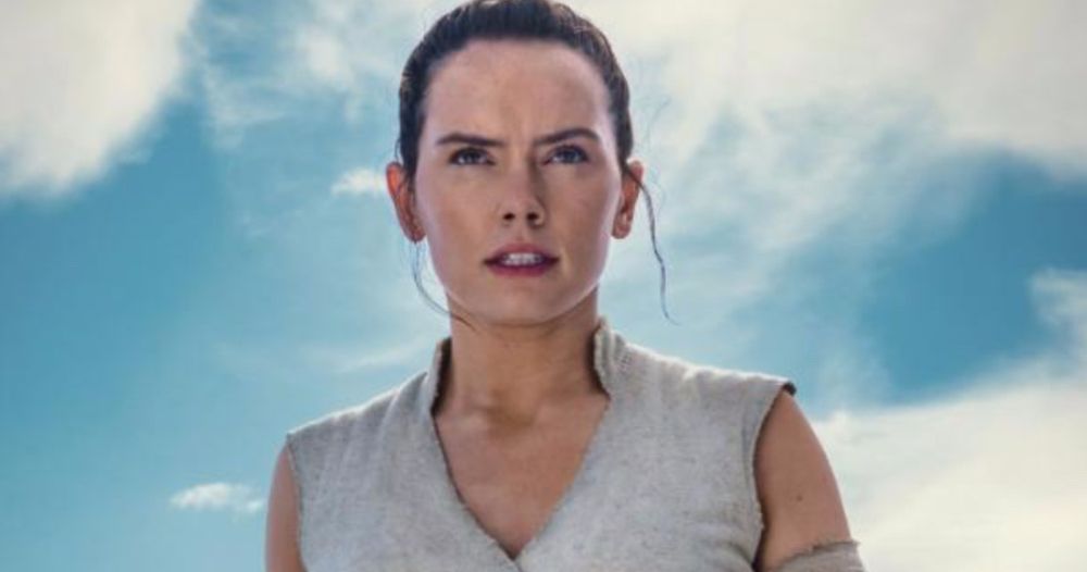 An Awakened Rey Is Ready to Strike in New The Rise of Skywalker Image