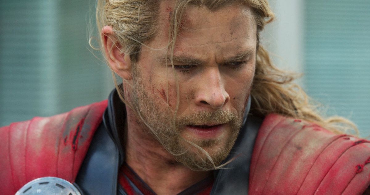 Chris Hemsworth Trains to Fight Hulk in Thor: Ragnarok Video