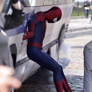 Peter Parker Catches a Bus in The Amazing Spider-Man 2 Set Photos