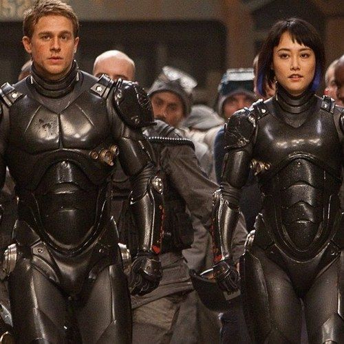 Pacific Rim Japanese Trailer with Guillermo Del Toro Introduction