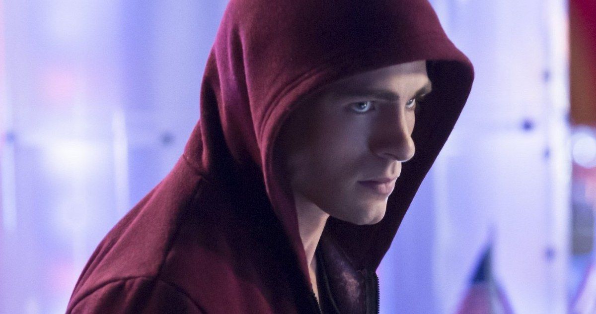 Roy Is a Soulless Killing Machine in Latest Arrow Season 2 Clip