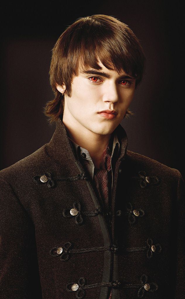12 New Character Shots from The Twilight Saga's New Moon!