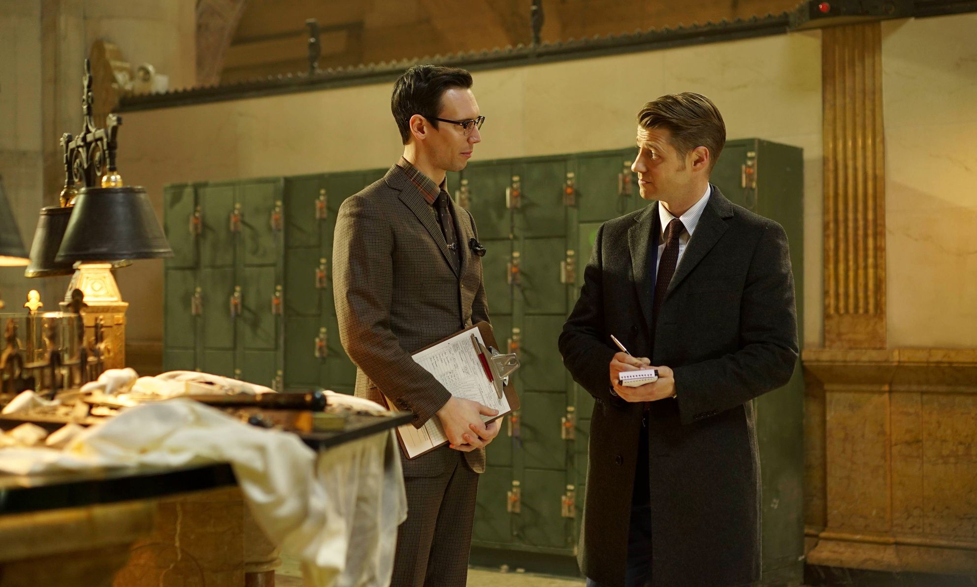 The Riddler Emerges in New Gotham Season 2 Photos