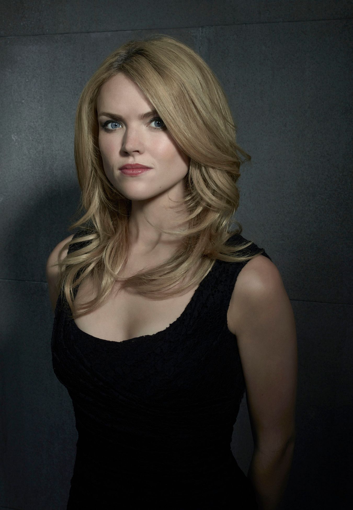10 Gotham Character Photos Introduce Erin Richards as Barbara Kean