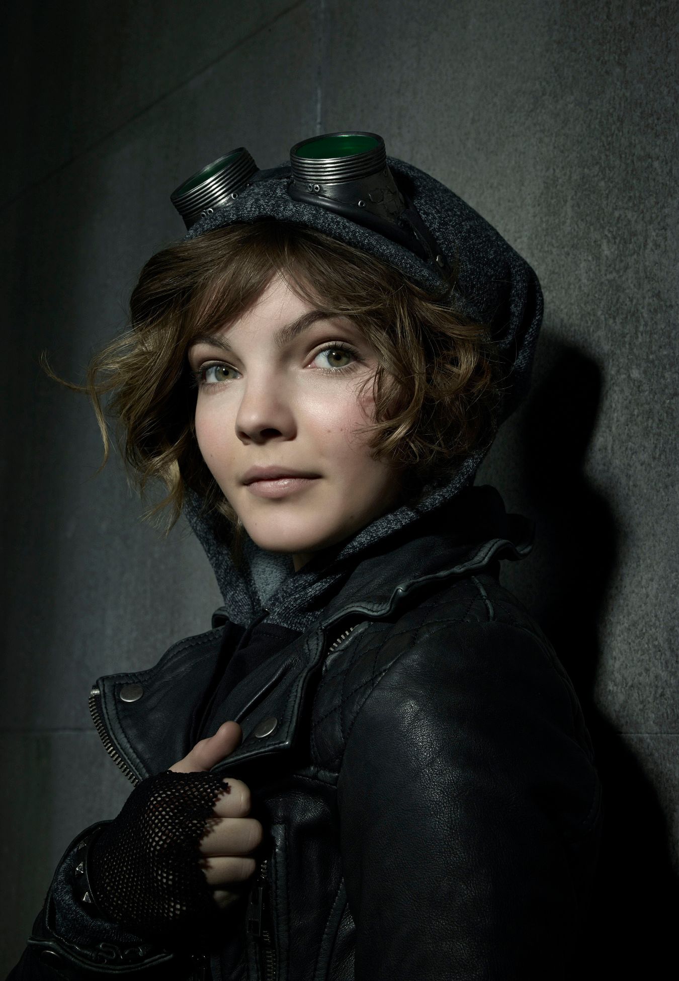 10 Gotham Character Photos Introduce Erin Richards as Barbara Kean