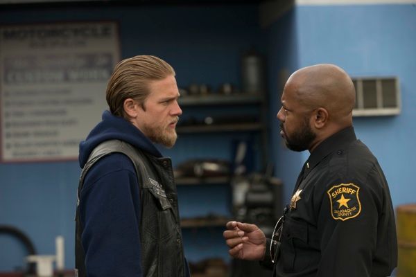 Sons of Anarchy Season 5 Finale Photos Reveal Face-Off Between Jax and ...