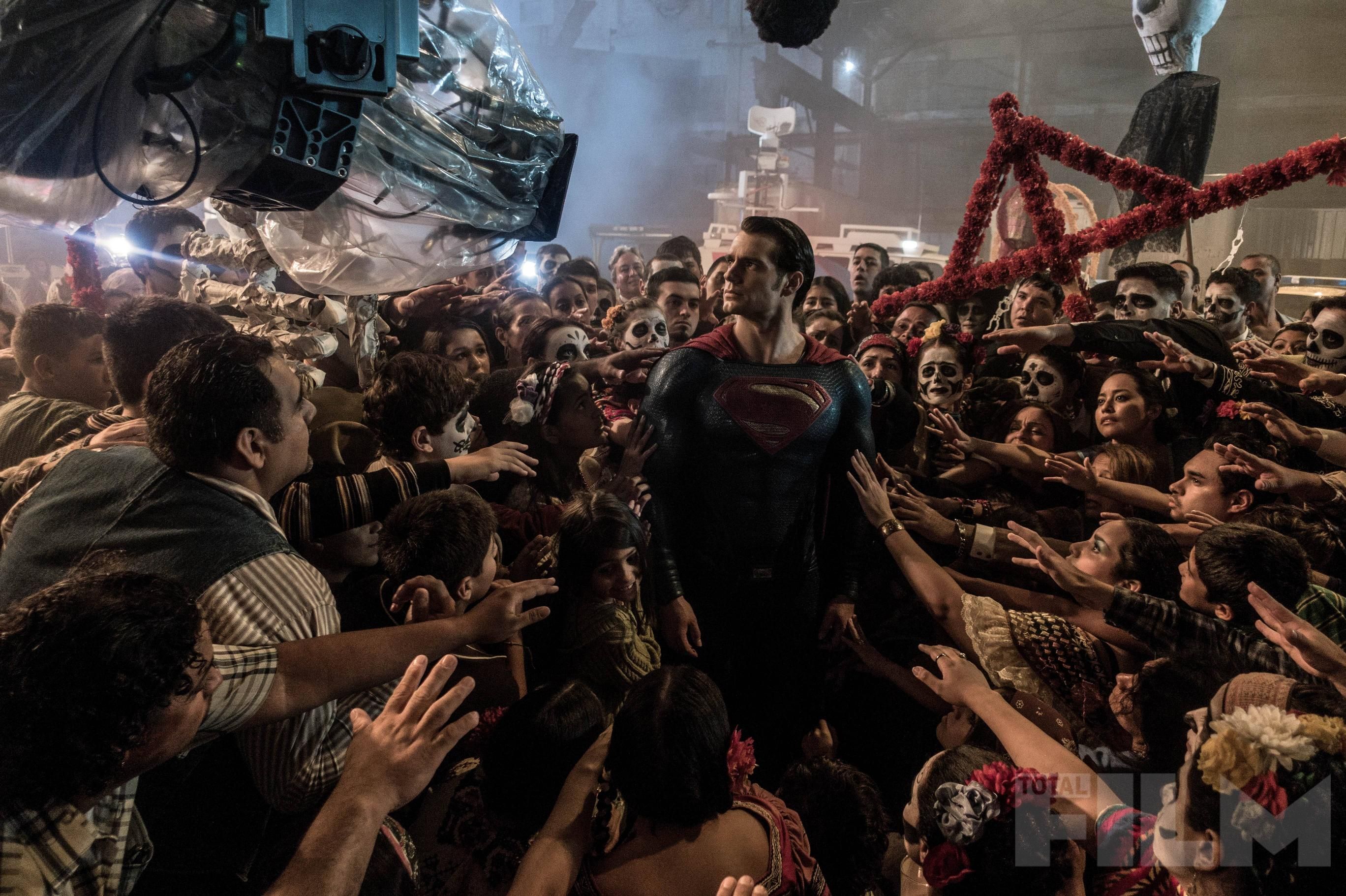 Batman v Superman Total Film Cover & 4 New Photos