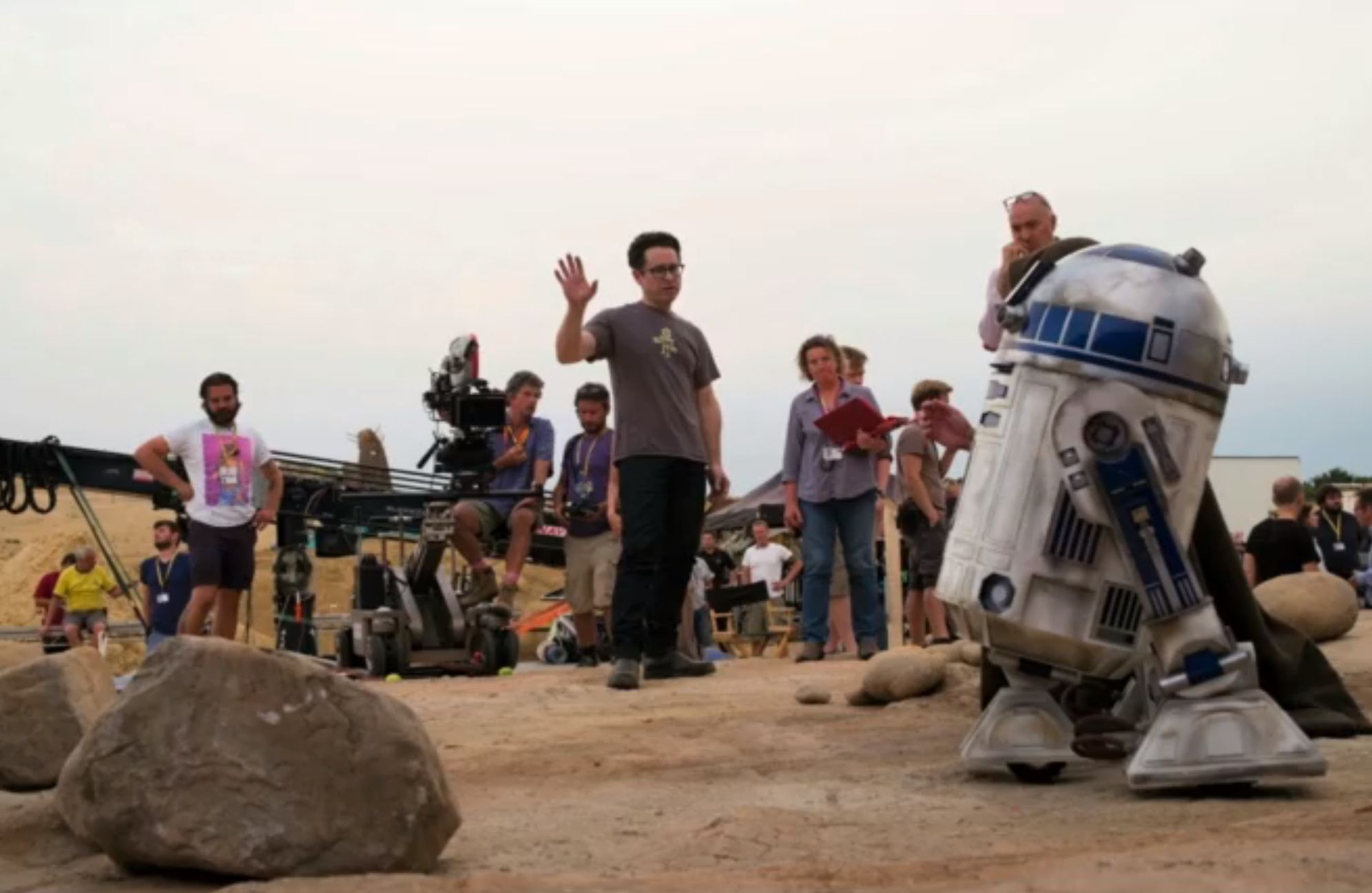 Star Wars 7 Teaser Poster & Behind-the-Scenes Photos
