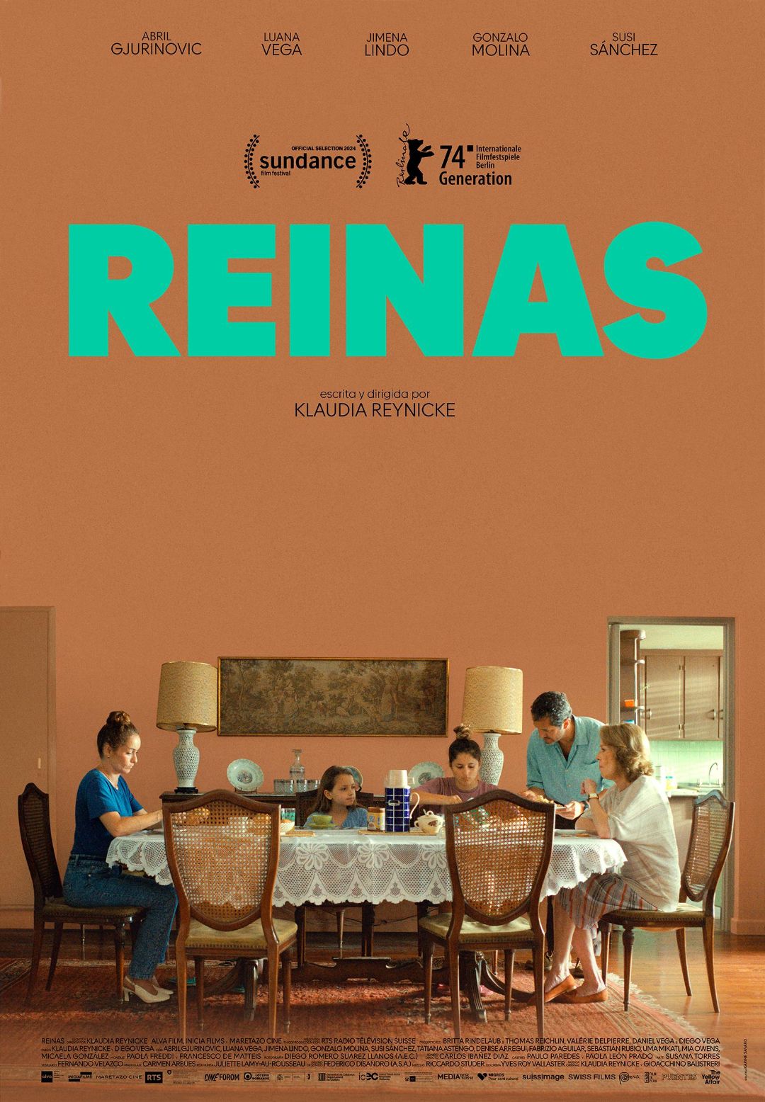 Reinas Review | A Family & Country in Crisis