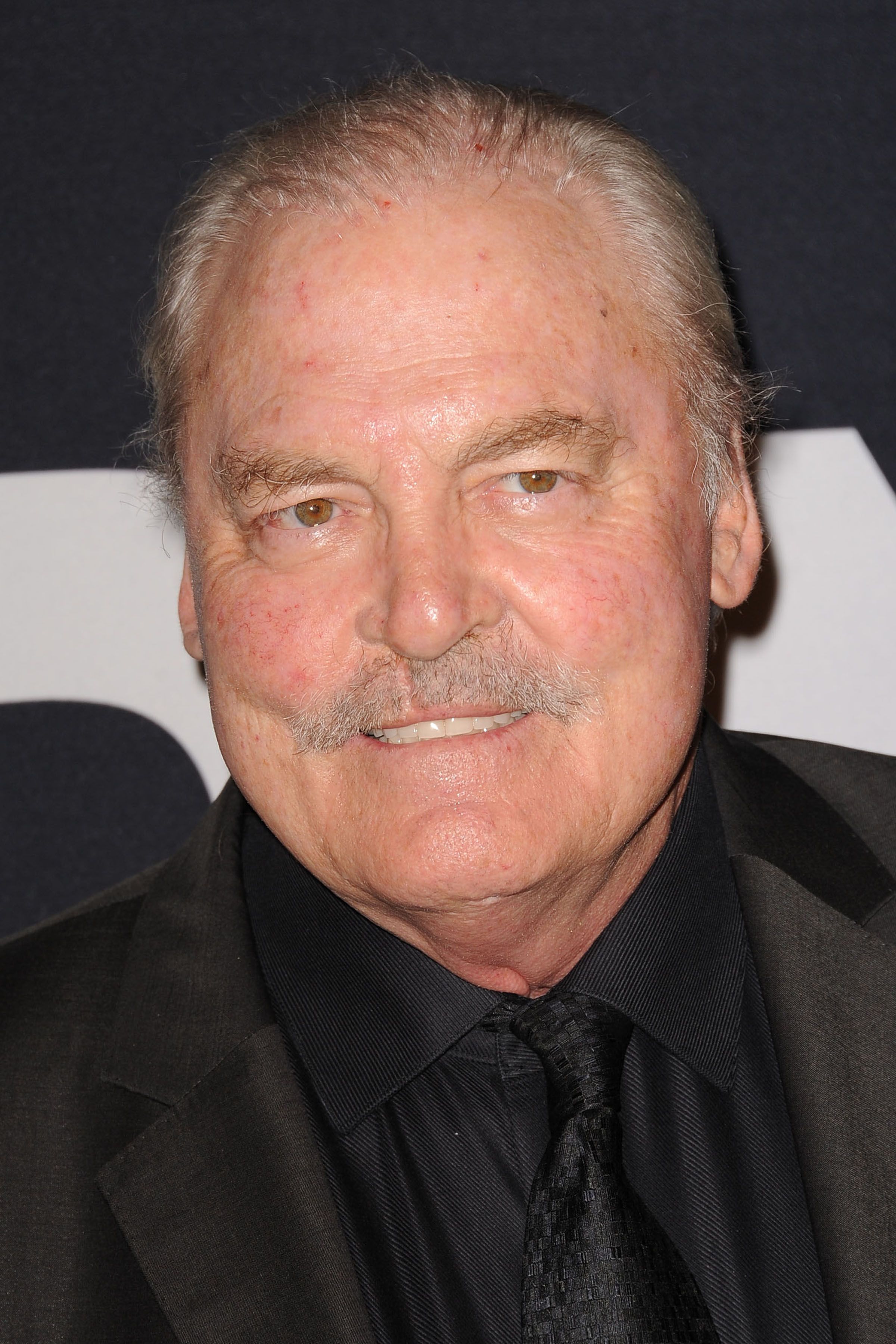 10 Modern TV Shows to Watch if You Miss Friends